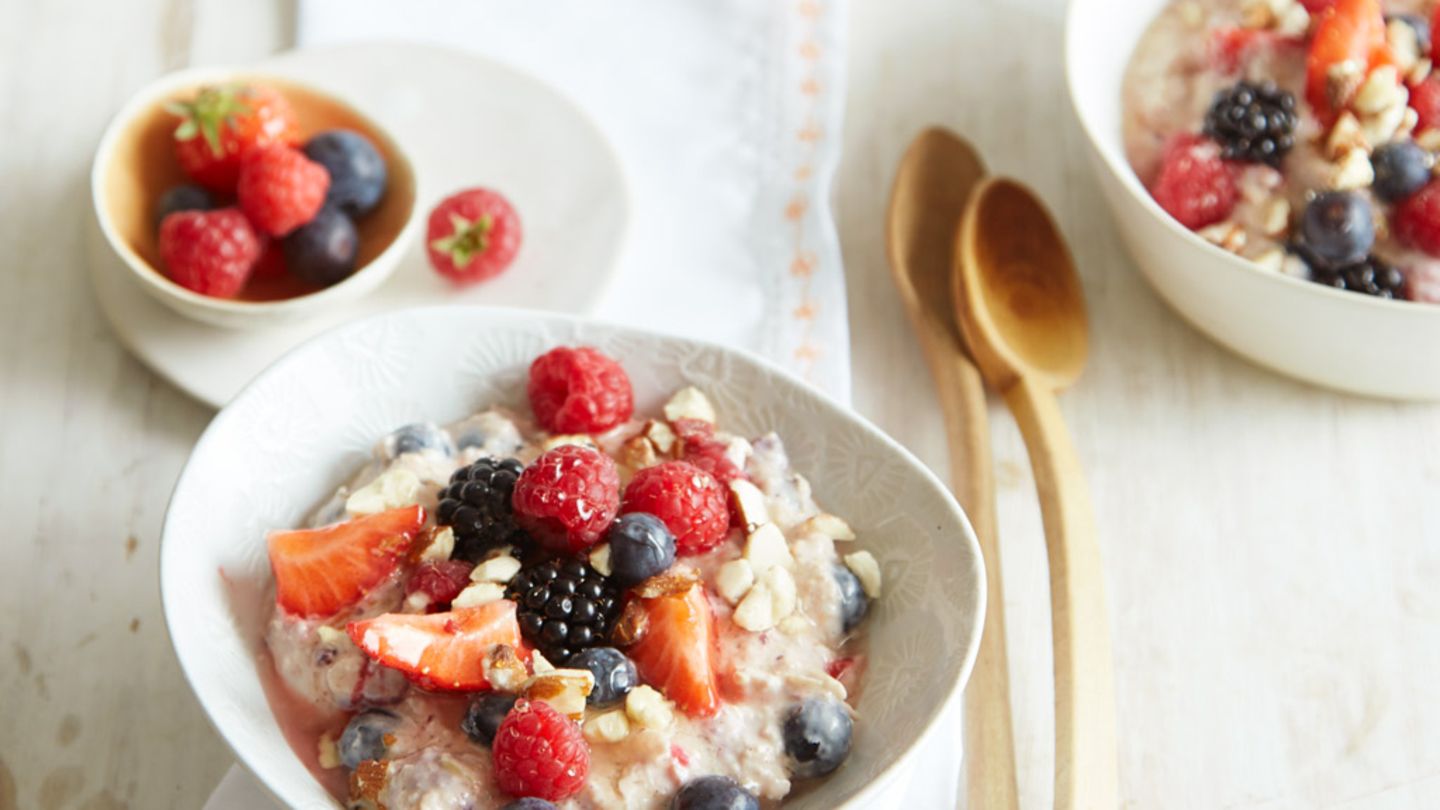 Bircher-Beeren-Müsli Rezept - [ESSEN UND TRINKEN]