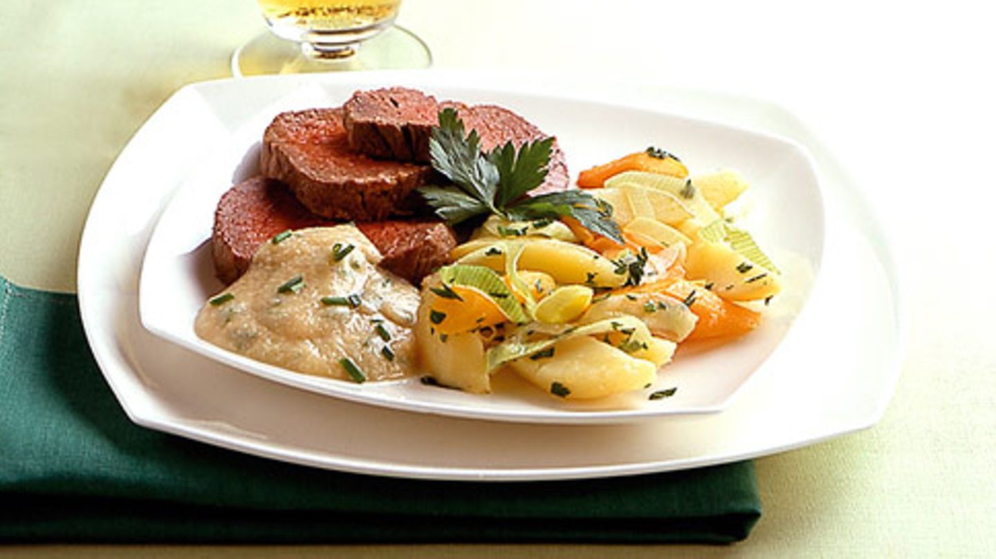 Pochiertes Rinderfilet mit Apfelkren Rezept - [ESSEN UND TRINKEN]