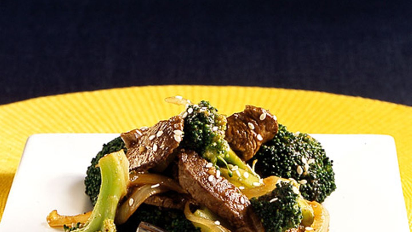 Rinderfilet mit Broccoli Rezept - [ESSEN UND TRINKEN]