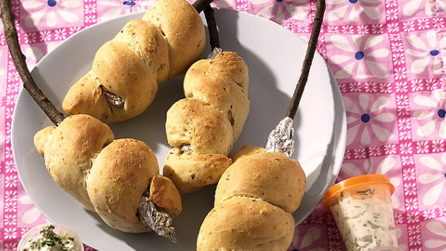 Stockbrot: Rezepte für Stockbrotteig - [ESSEN UND TRINKEN]