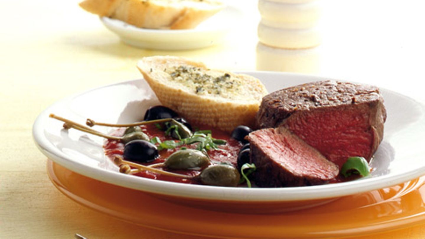 Filetsteak mit Tomatensugo Rezept - [ESSEN UND TRINKEN]