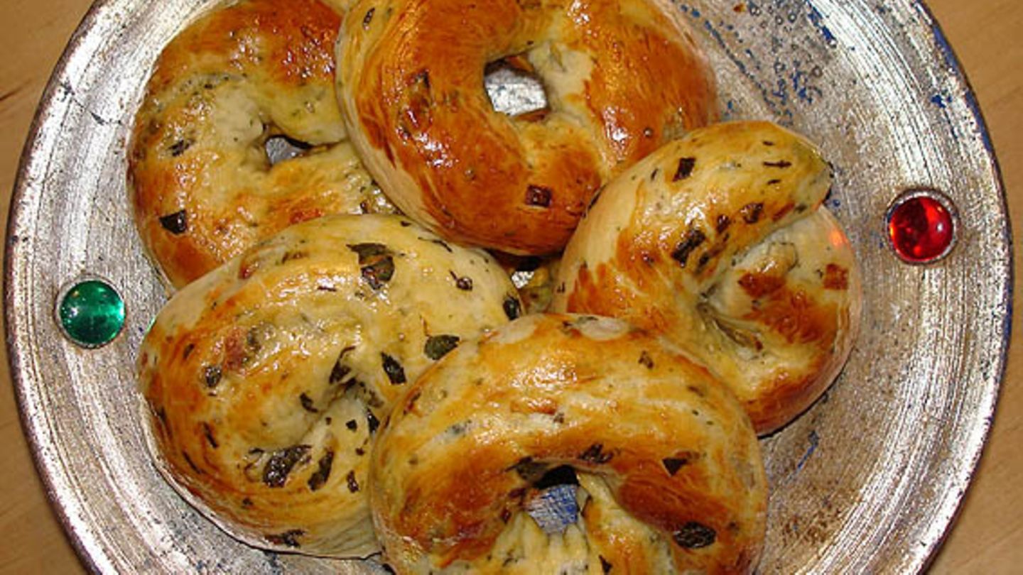 Kräuter-Kringel Rezept - [ESSEN UND TRINKEN]