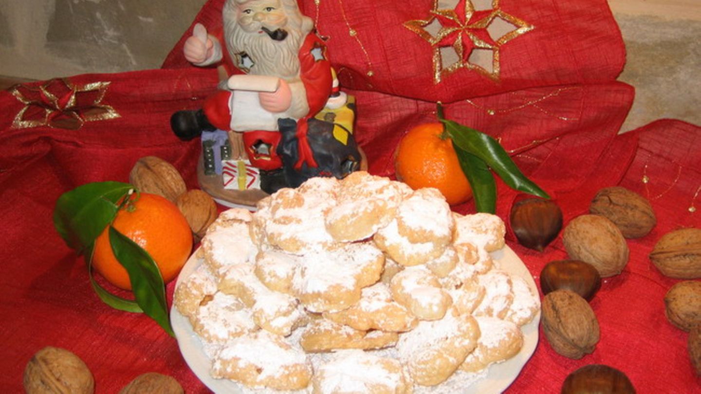 Amarettini Rezept - [ESSEN UND TRINKEN]