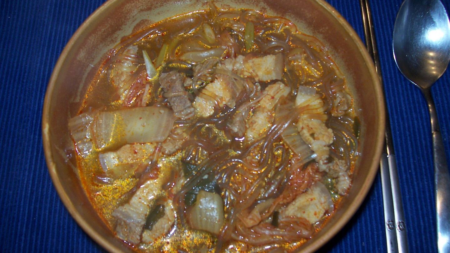 Kimchi-Chigae (Kimchi-Suppe/Eintopf) Rezept - [ESSEN UND TRINKEN]