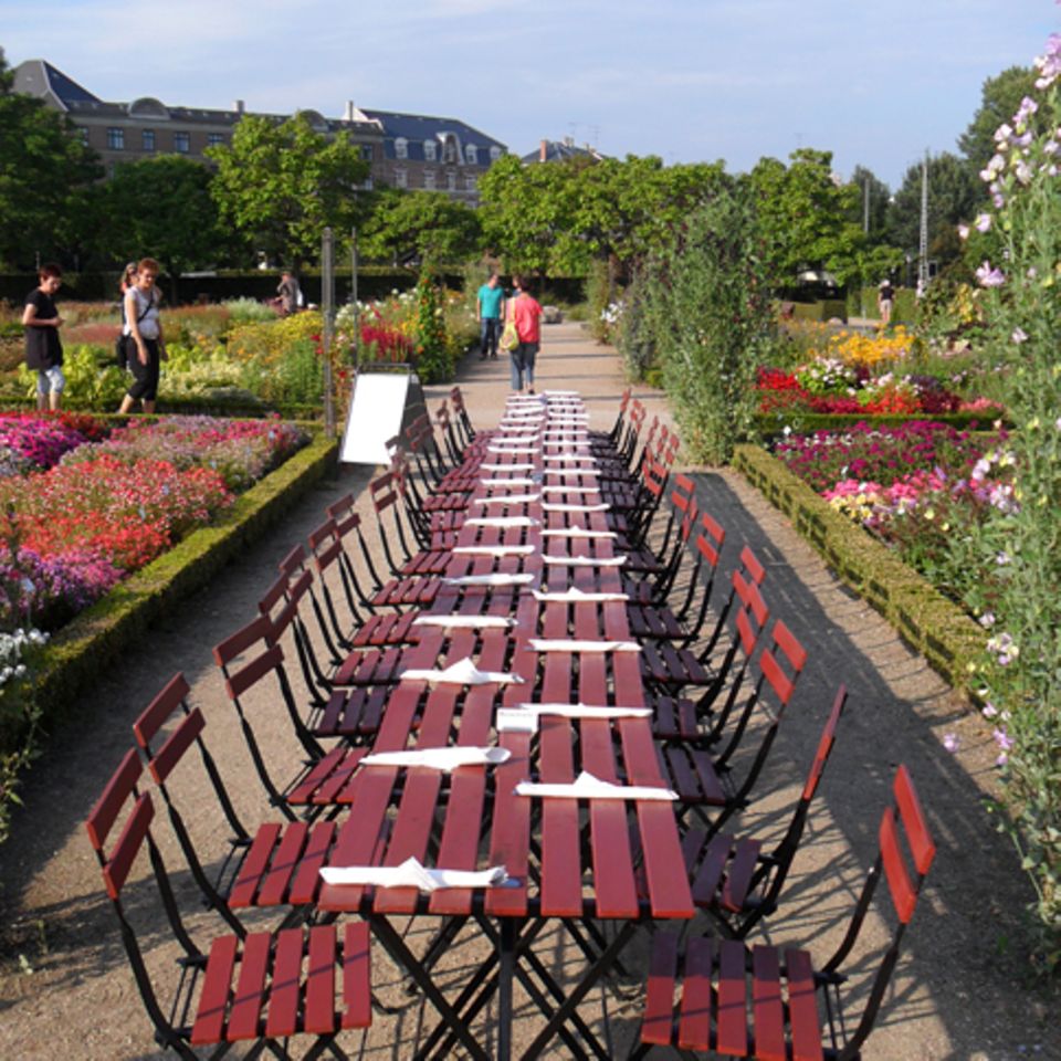 Essen im Garten - [ESSEN UND TRINKEN]