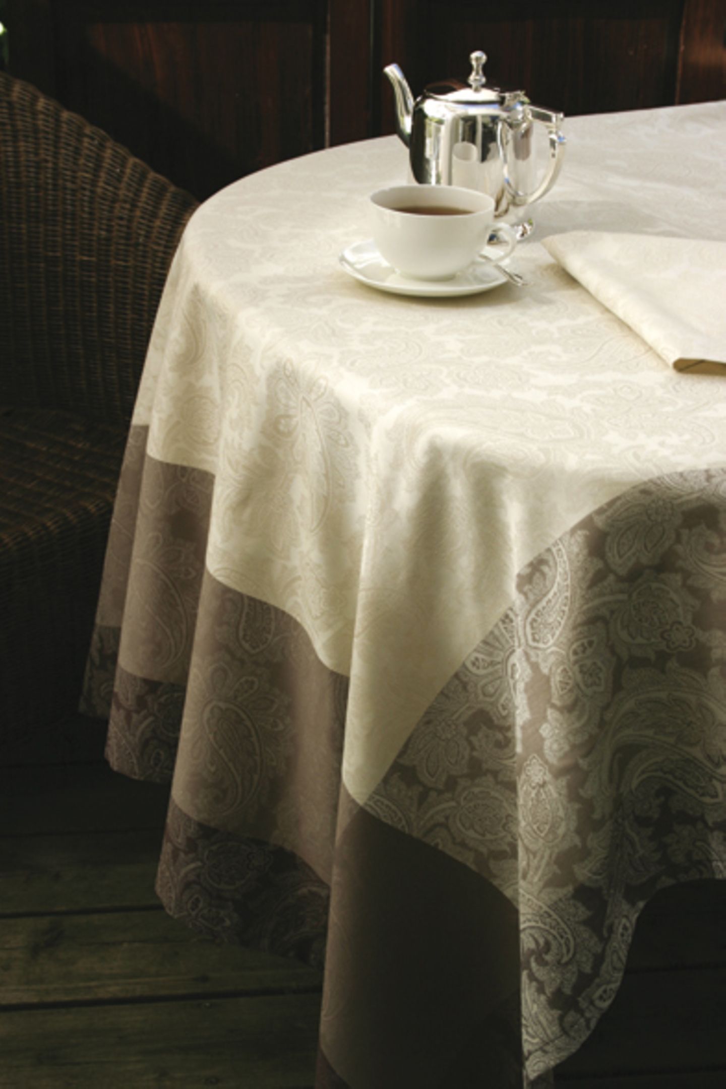 Für Ambiente im Esszimmer: Tischdecken - [ESSEN UND TRINKEN]