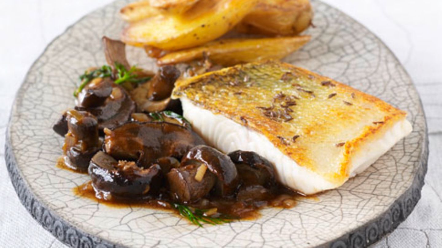 Zander auf Maronenpilzgulasch Rezept - [ESSEN UND TRINKEN]