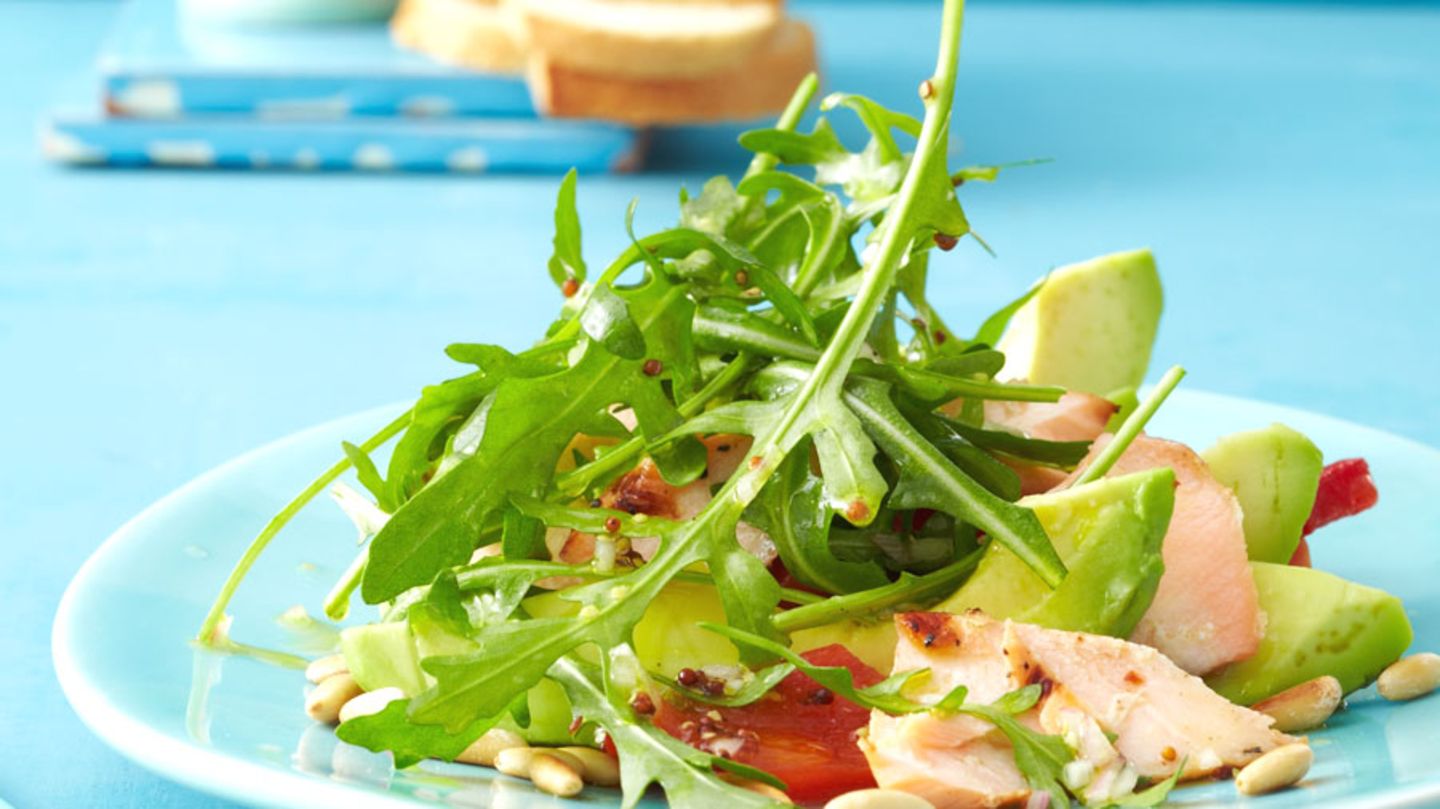 Salat Mit Lachs Und Avocado