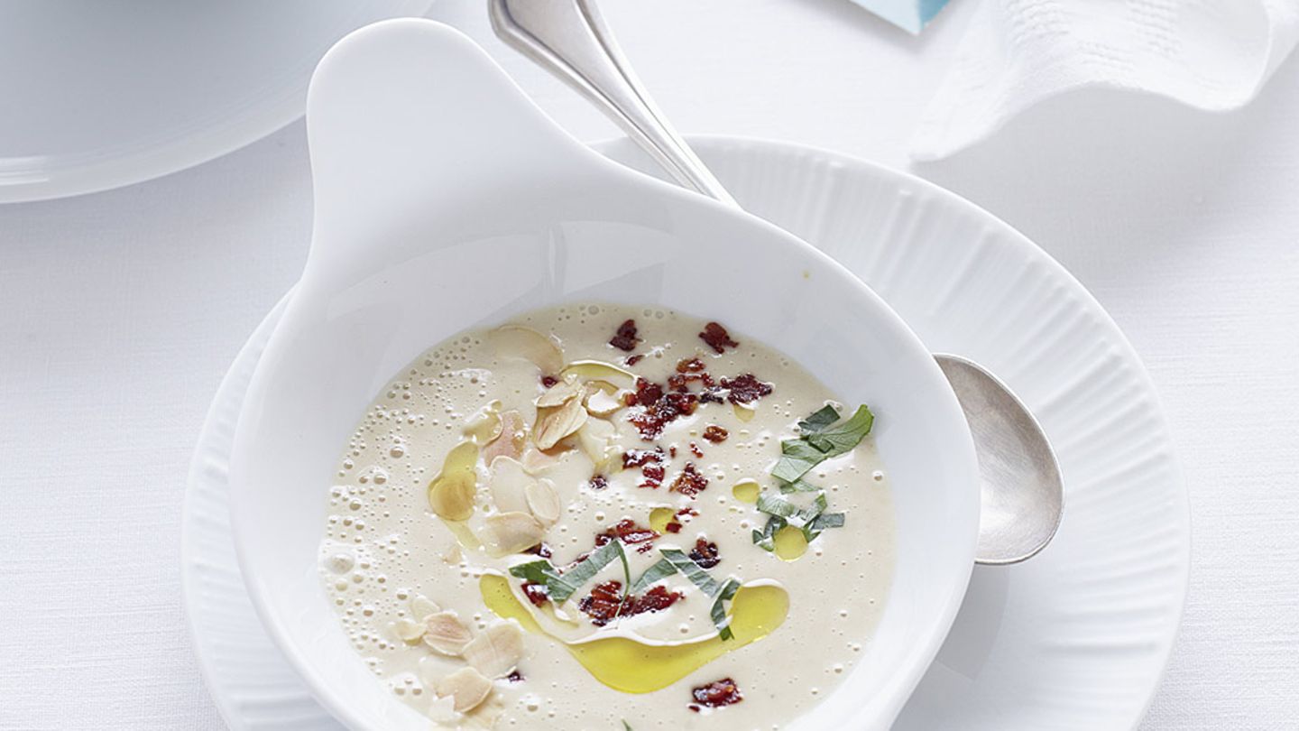Mandelschaumsuppe Rezept - [ESSEN UND TRINKEN]