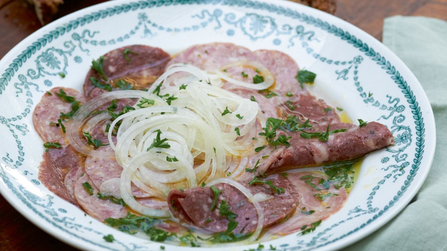 Wurstsalat vom Presssack Rezept - [ESSEN UND TRINKEN]
