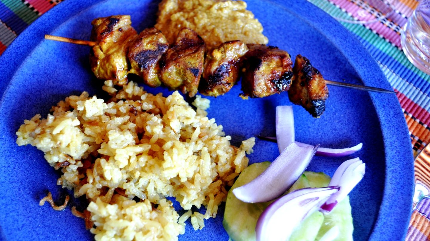 Sateh mit Erdnuss-Sauce Rezept - [ESSEN UND TRINKEN]