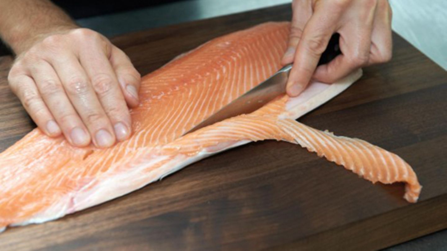Rundfisch filetieren - [ESSEN UND TRINKEN]