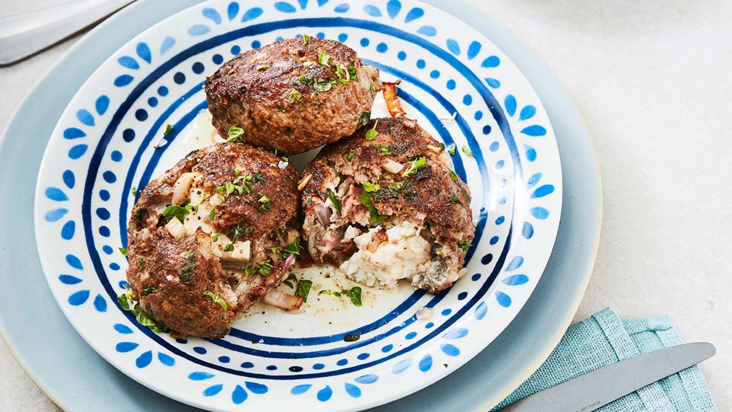 Bifteki mit Feta Rezept - [ESSEN UND TRINKEN]