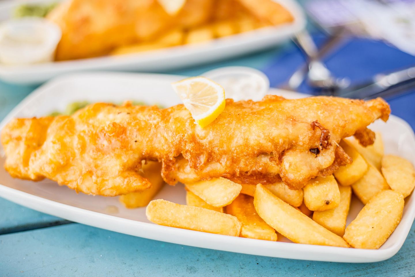Frittierter Fisch Und Pommes Typische Hausmannskost: Frittierter