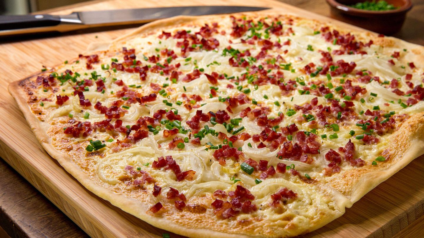 Schneller Flammkuchen Rezept - [ESSEN UND TRINKEN]