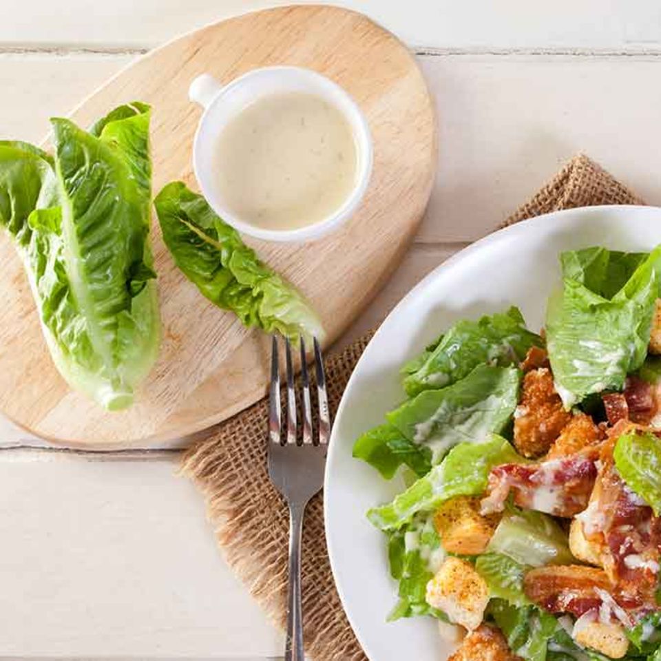 Caesar-Dressing: einfach selber machen - [ESSEN UND TRINKEN]