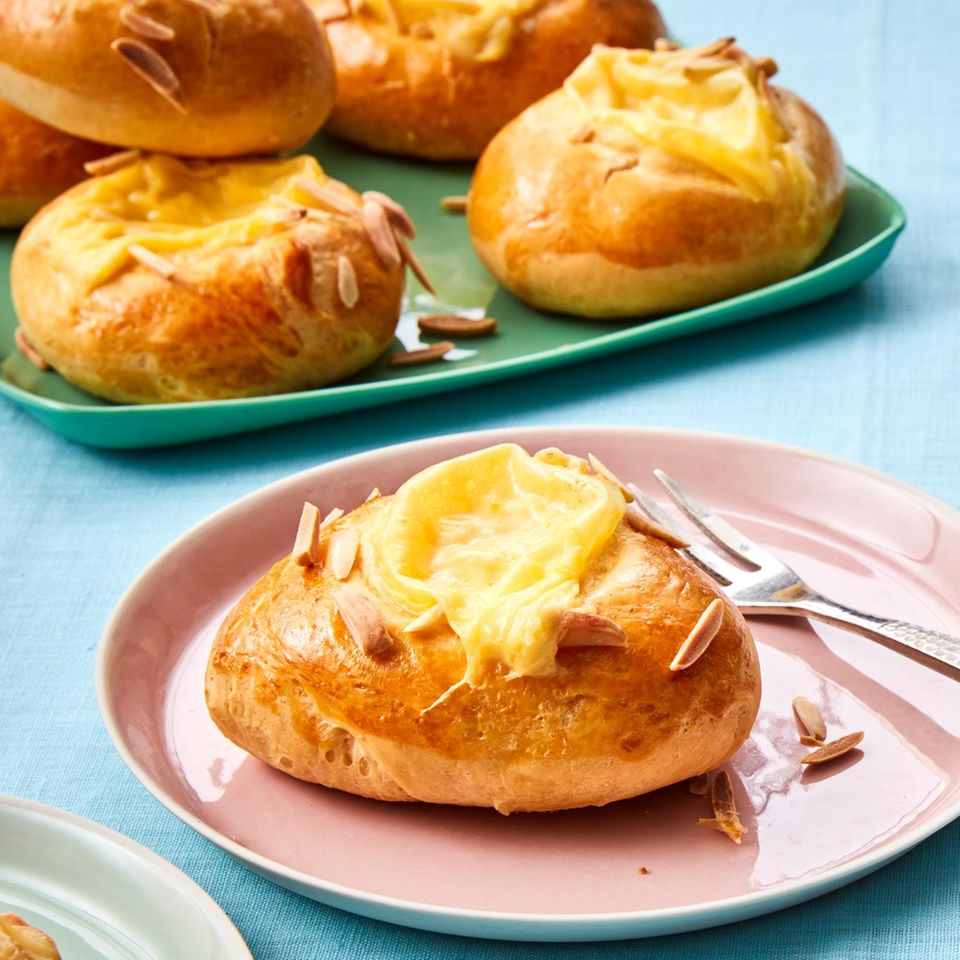 Puddingteilchen: Hefegebäck mit Pudding - [ESSEN UND TRINKEN]