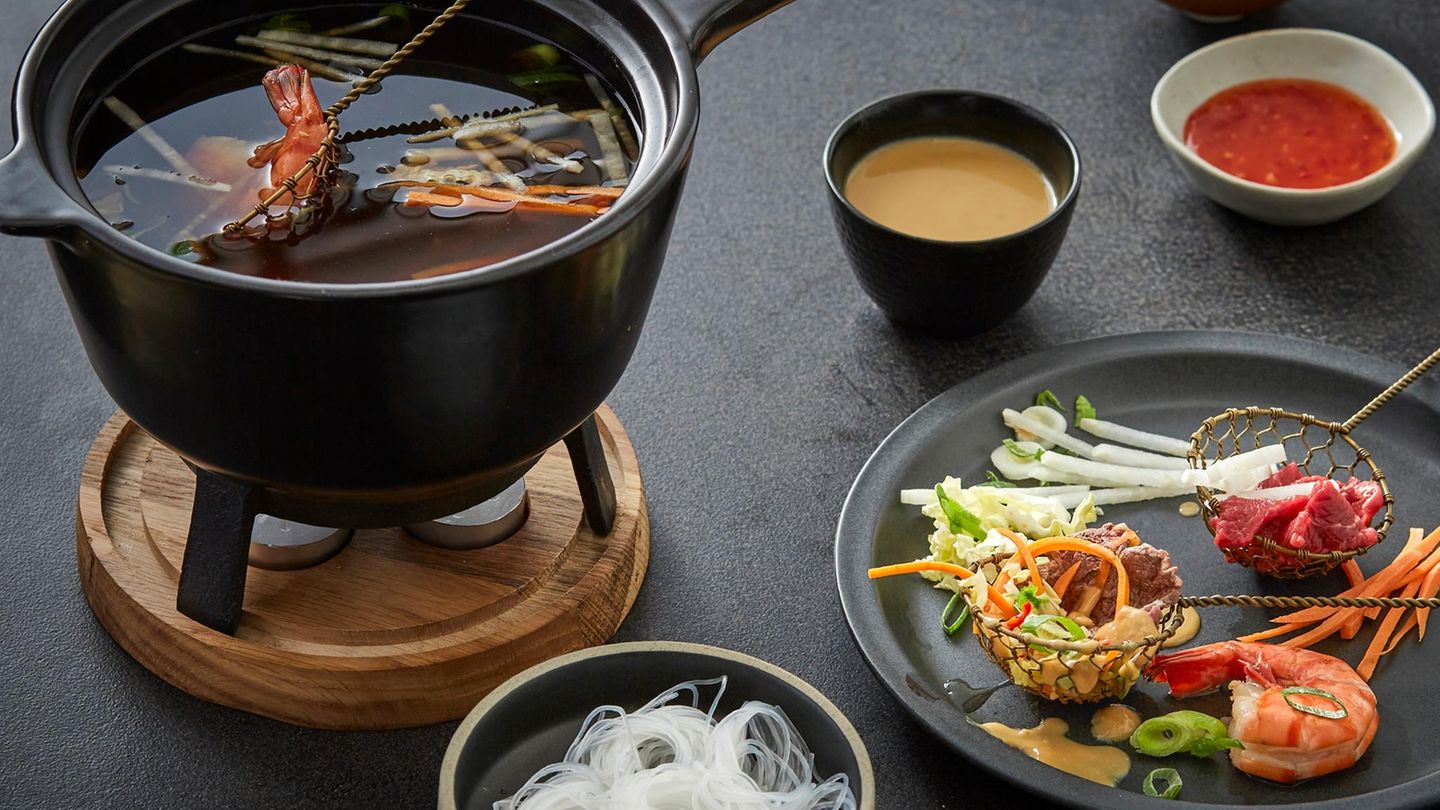 Japanisches Fondue: aromatische Brühe mit Algen und Gewürzen - [ESSEN UND TRINKEN]