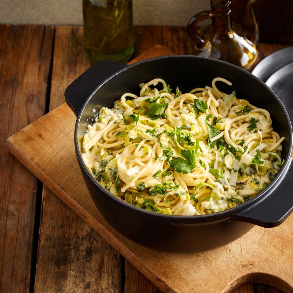 One-Pot-Lauch-Pasta: vegetarischer Eintopf - [ESSEN UND TRINKEN]