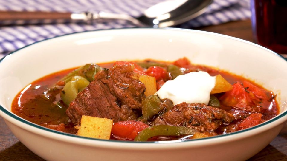 Echte Gulaschsuppe: das Original-Rezept - [ESSEN UND TRINKEN]