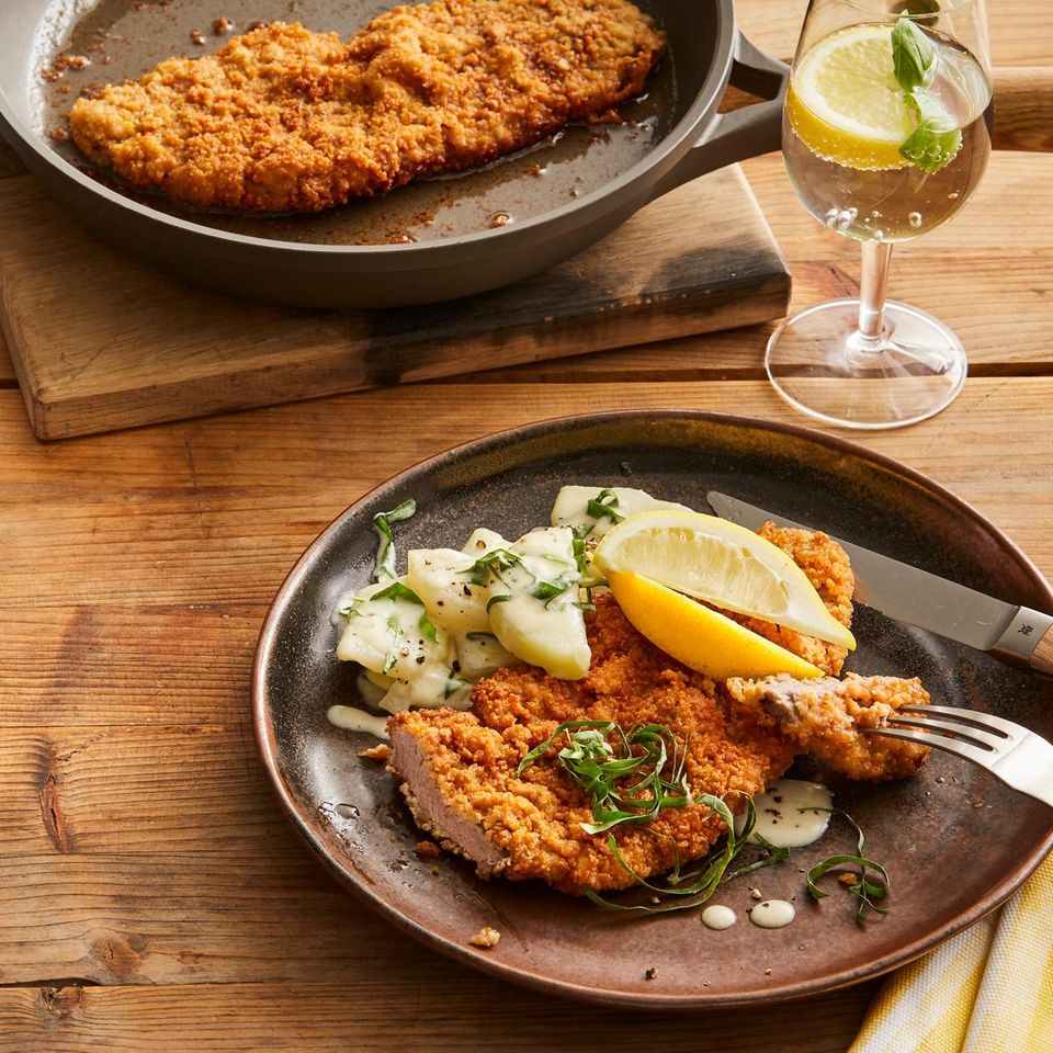Kalbsschnitzel mit Kohlrabi-Rahm - [ESSEN UND TRINKEN]