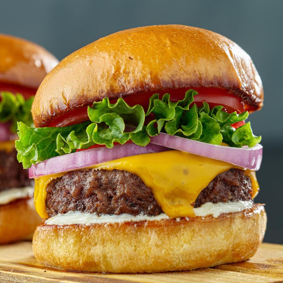 Klassischer Burger – schnell & lecker - [ESSEN UND TRINKEN]